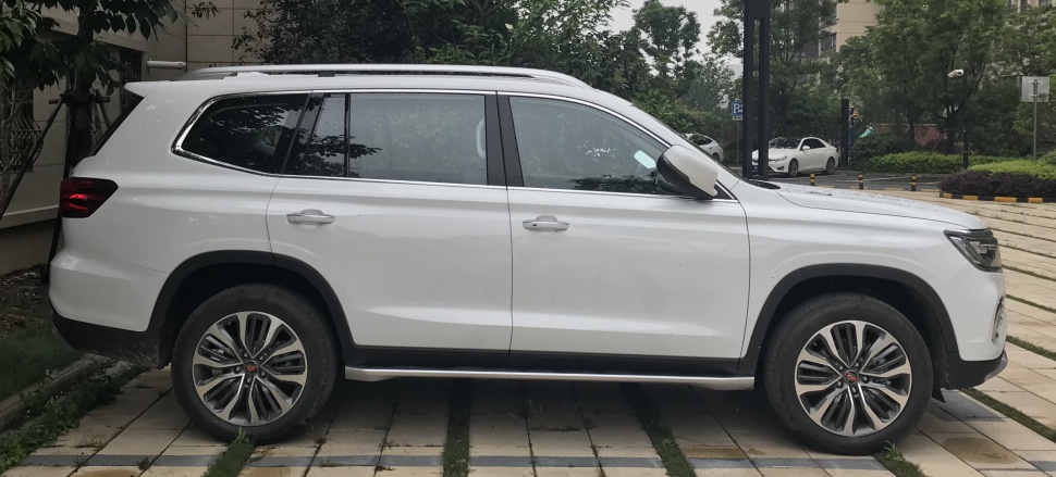 Roewe RX8 2.0 TGI (222 Hp) Aisin